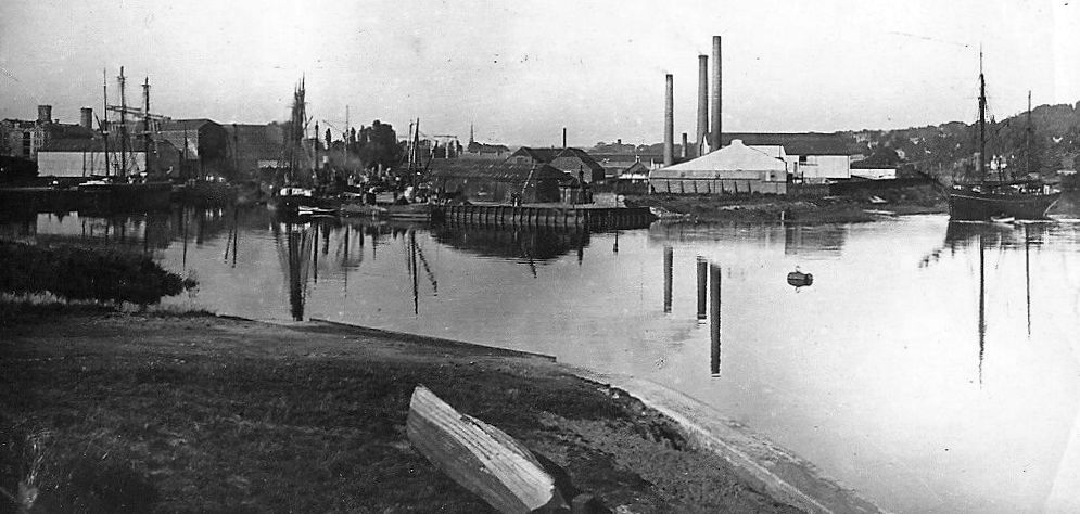 Tour Scotland Photographs: Old Photograph Harbour Perth Scotland