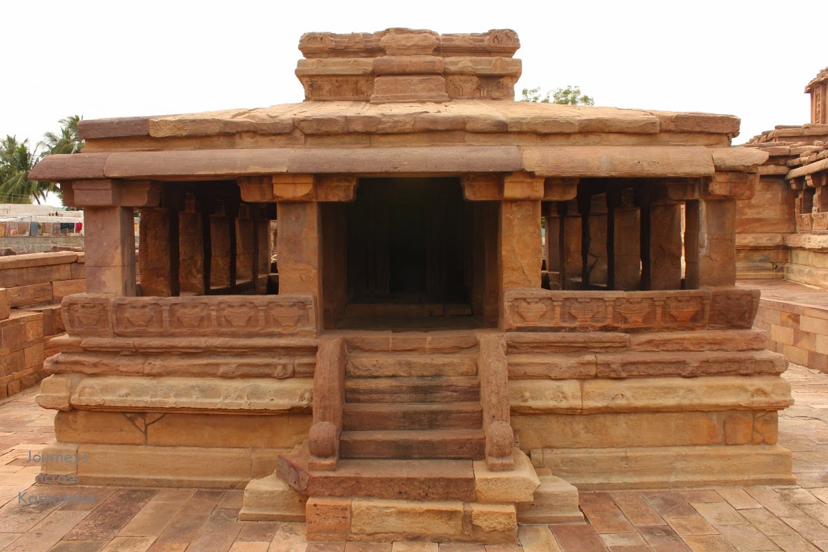 Journeys across Karnataka: Lad Khan temple & Gaudara Gudi