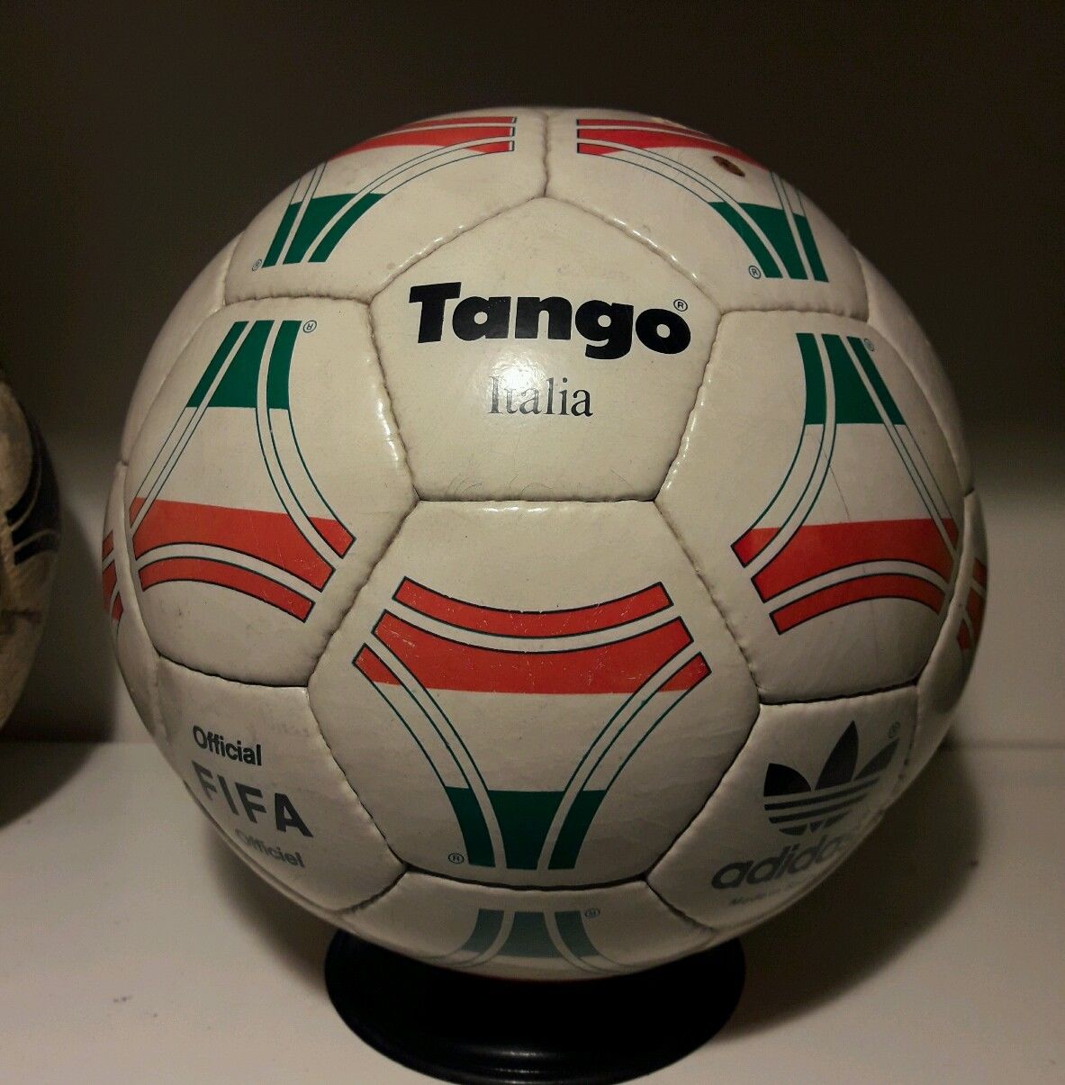 Balones de Epoca: Balón Adidas Tango Italia. Familia Tango