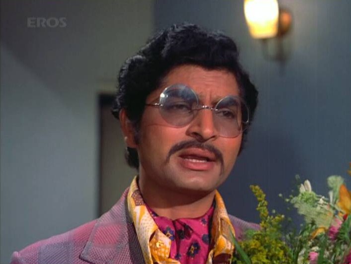 Bollywood Movie Fashion: Asrani in Ajanabee (1974)