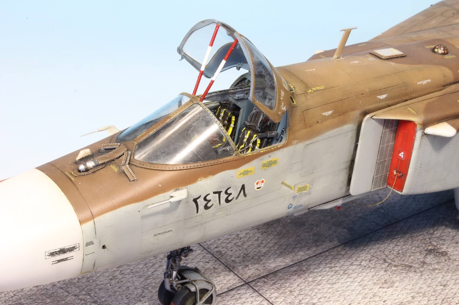 Istvan Michalko's scale models: Sukhoi Su-24MK Fencer-D, IRAQ AF, First ...