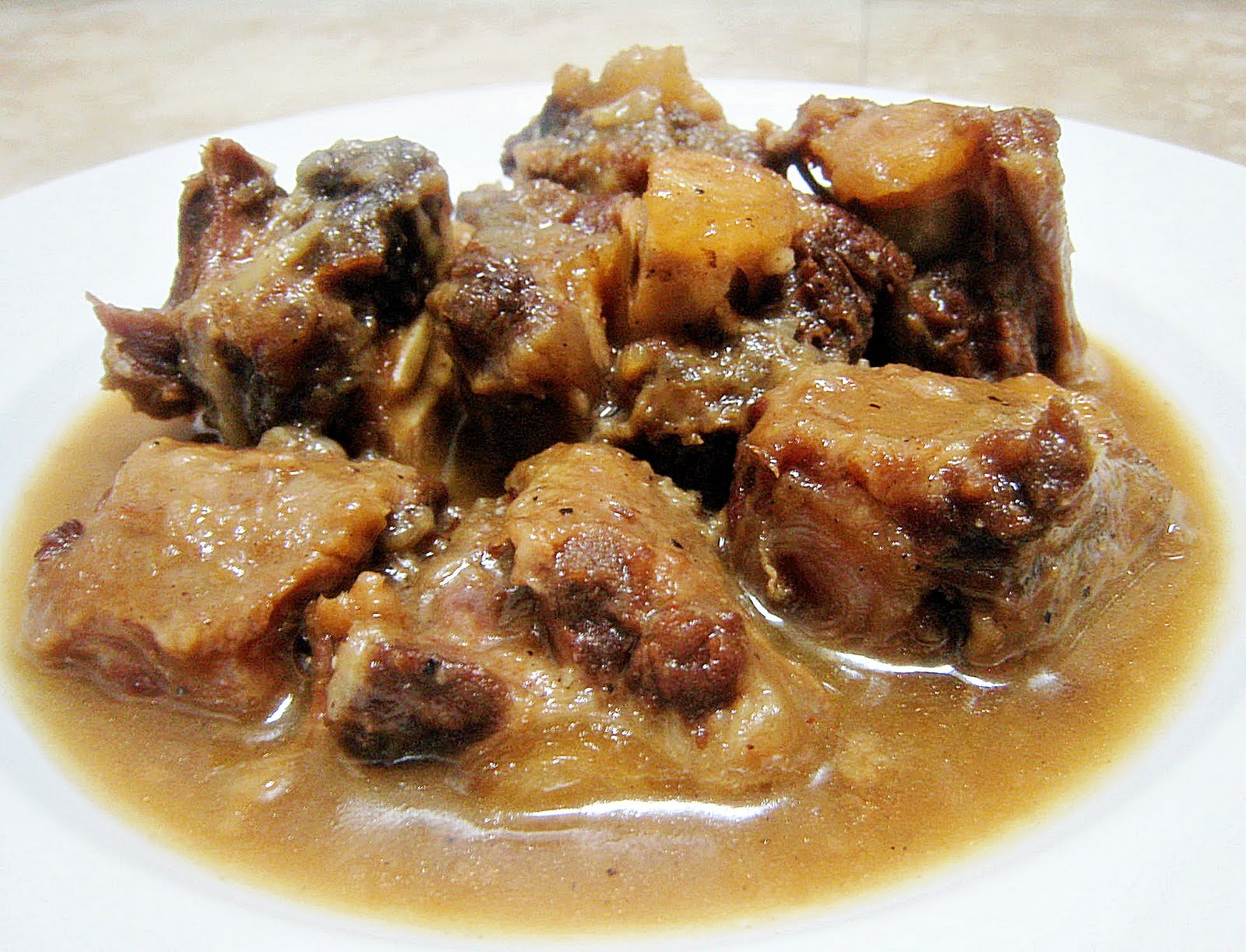 MADE WITH LOVE by............. The Burmese Mom: Tender Braised Oxtail