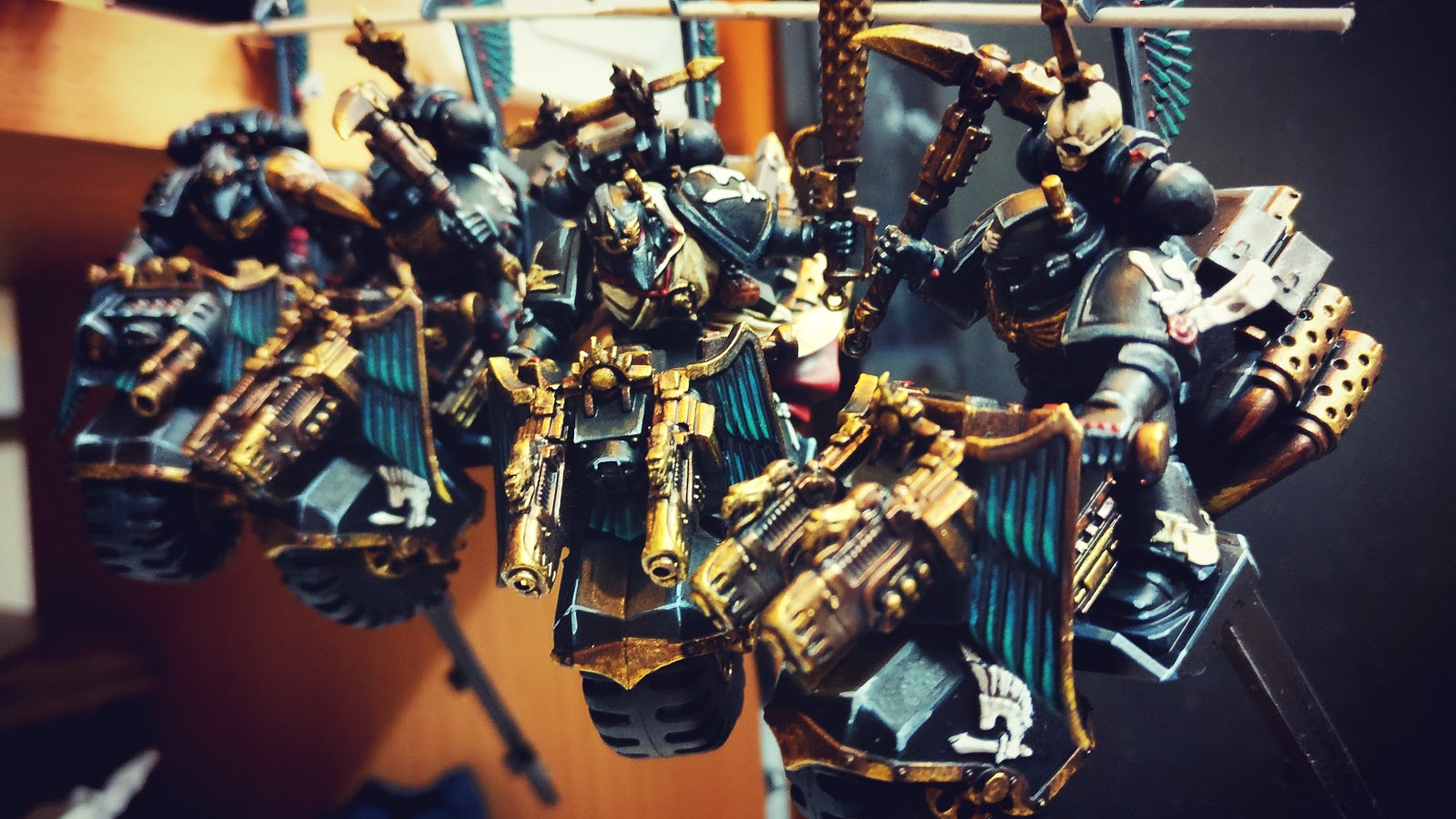 Confessions of a 40k addict: Dark Angels - Ravenwing - Banner Up!