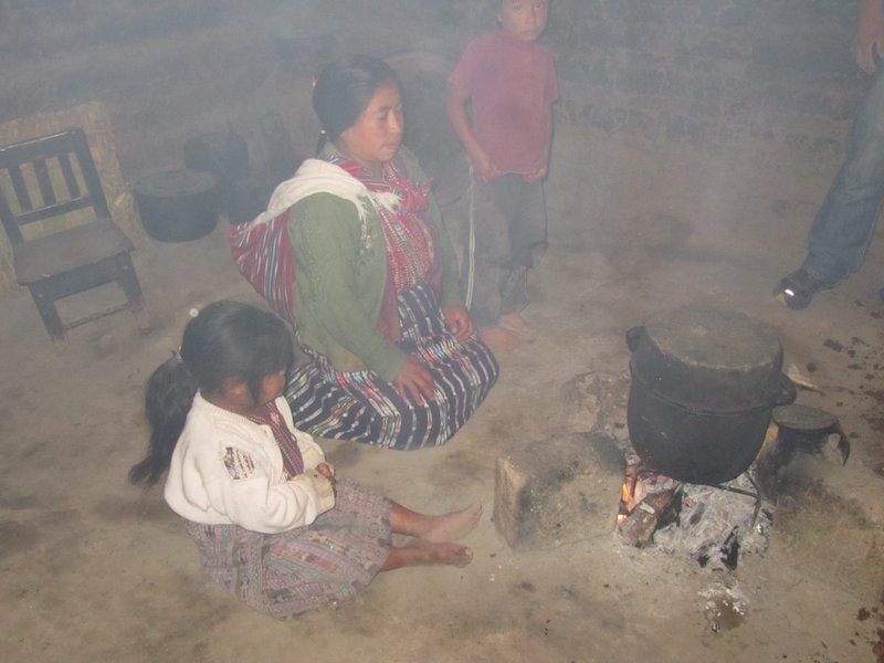 Mayan Families Guatemala: The difference a stove can make!