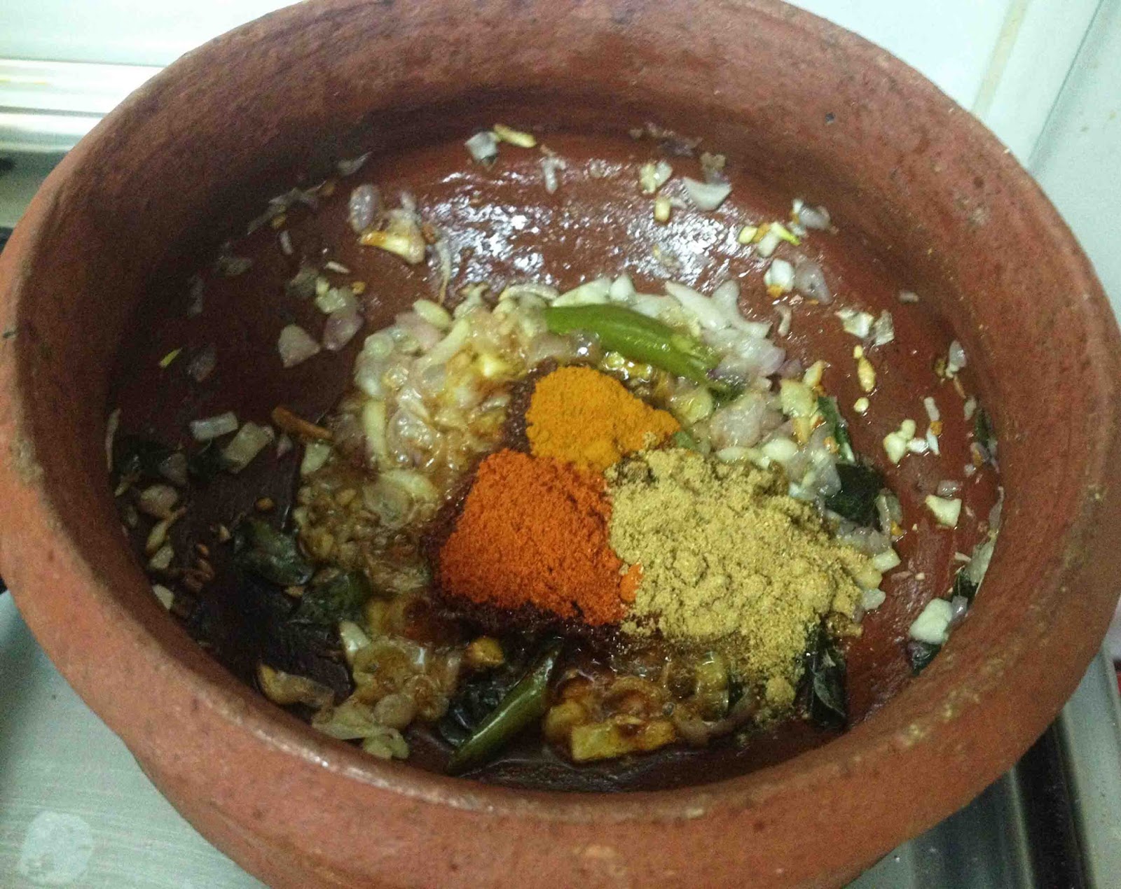 CURRY RECIPE - EASY GAMBOOGE SHRIMP CURRY / KUDAMPULI CHEMMEEN CURRY