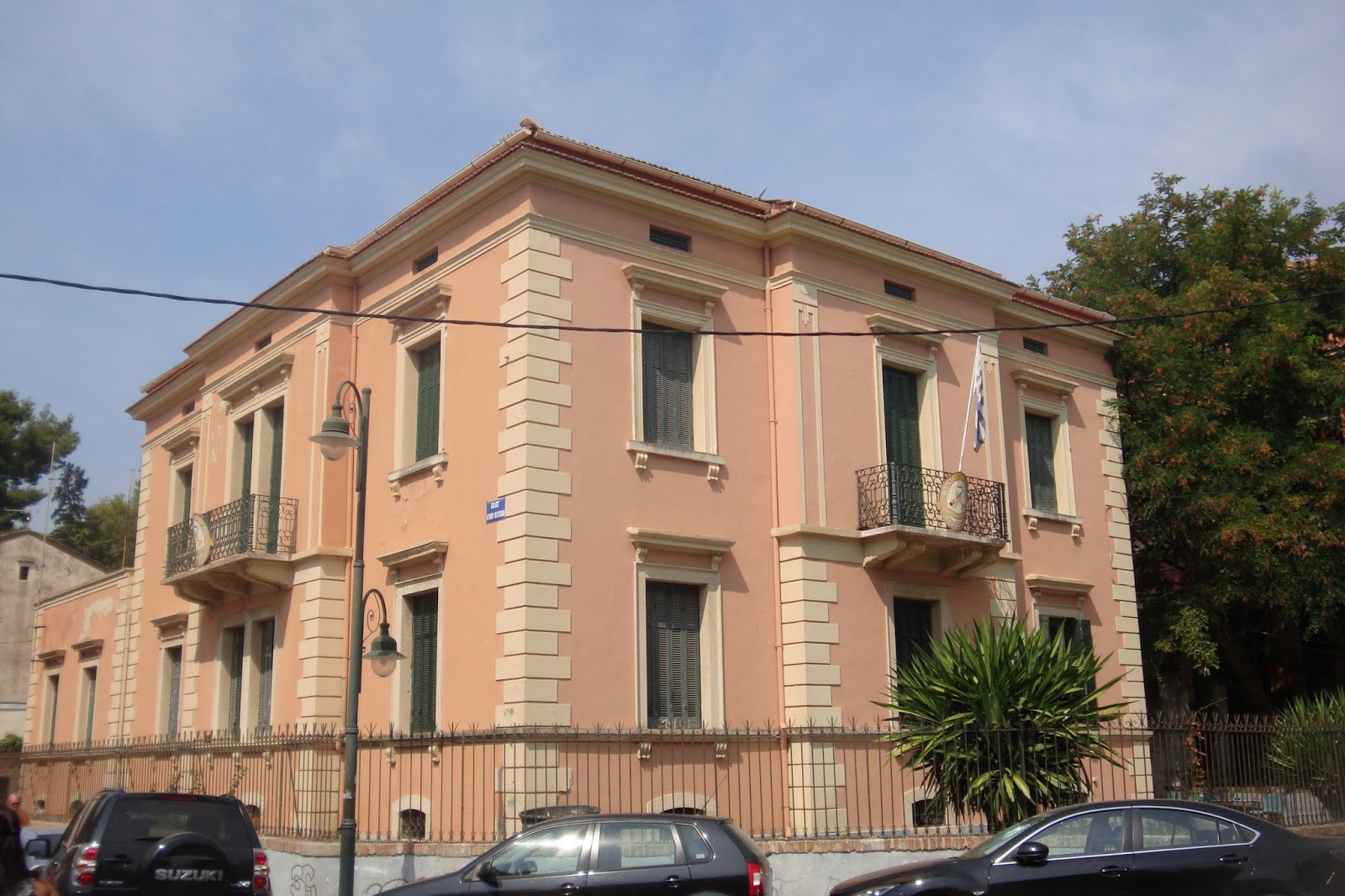 Συλλέκτες ακροκεράμων.: ΝΕΟΚΛΑΣΣΙΚΑ ΚΤΙΡΙΑ ΑΠΟ ΤΗΝ ΚΕΡΚΥΡΑ