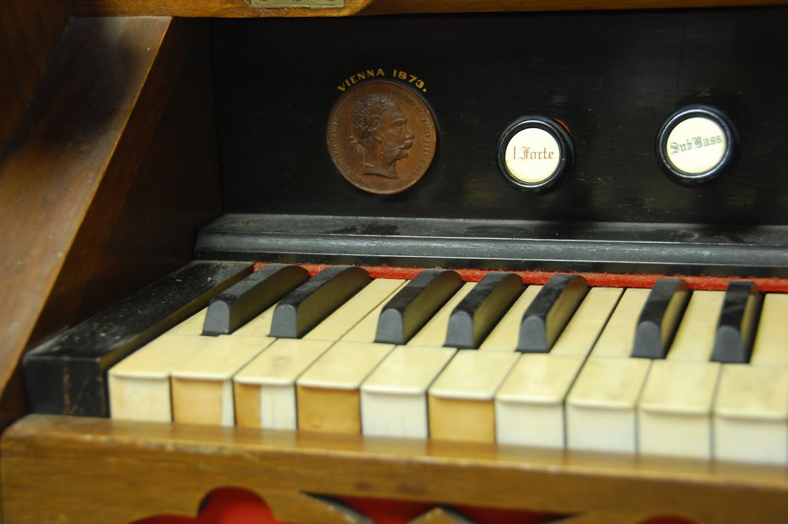 Restoring a Reed Organ - Part 4: An Overview of the Instrument