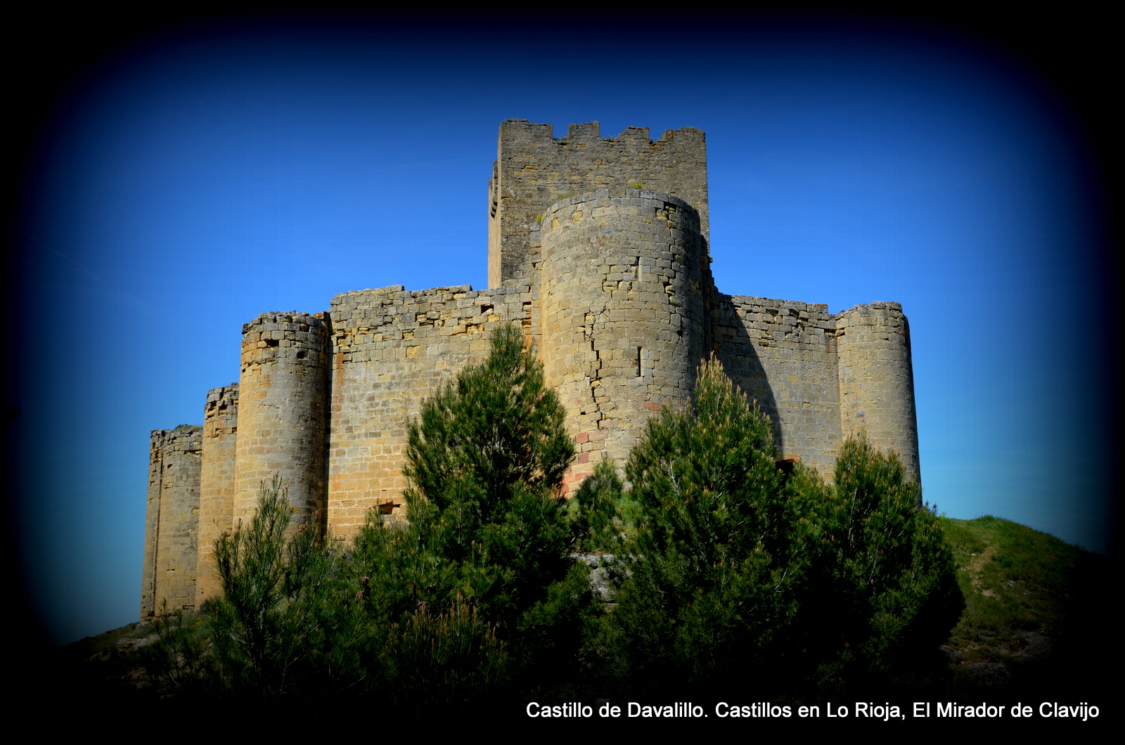 El Mirador de Clavijo turismo rural en La Rioja: Castillo de Davalillo ...