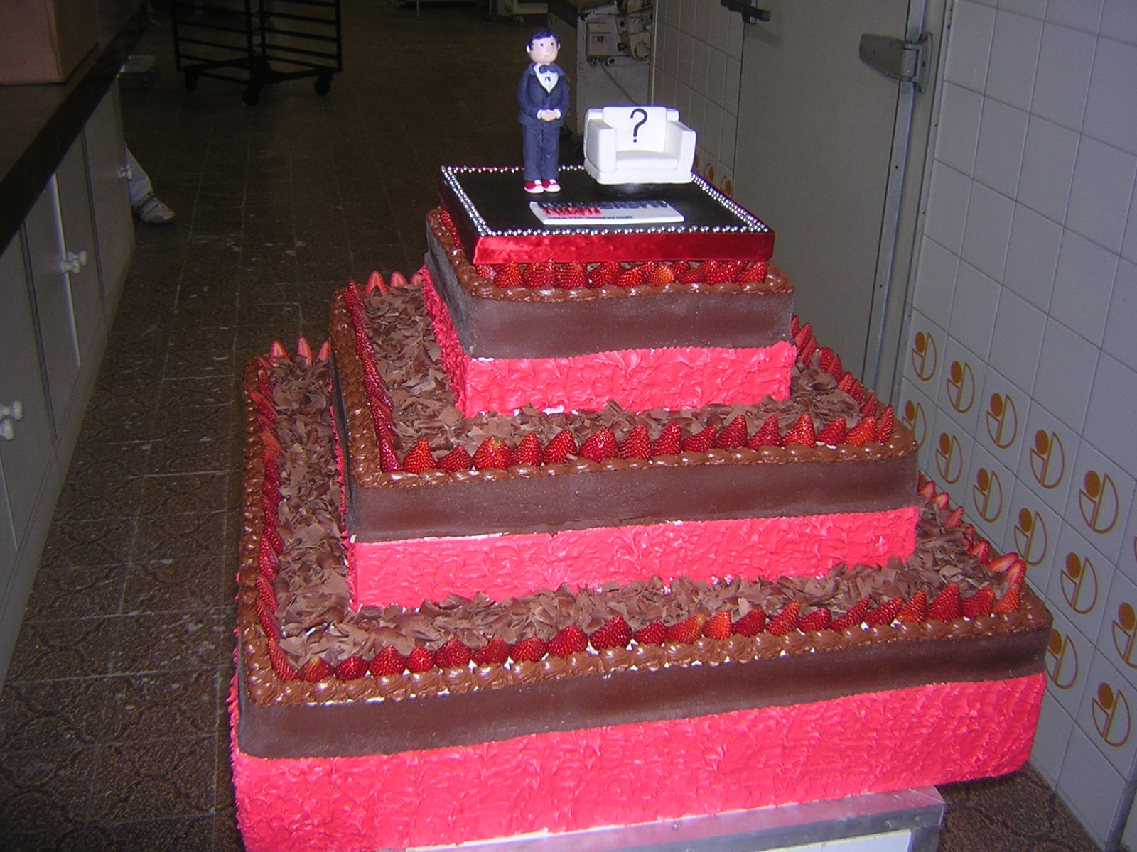 Le torte creative di Claudia Prati: Torta "Chiambretti Night"