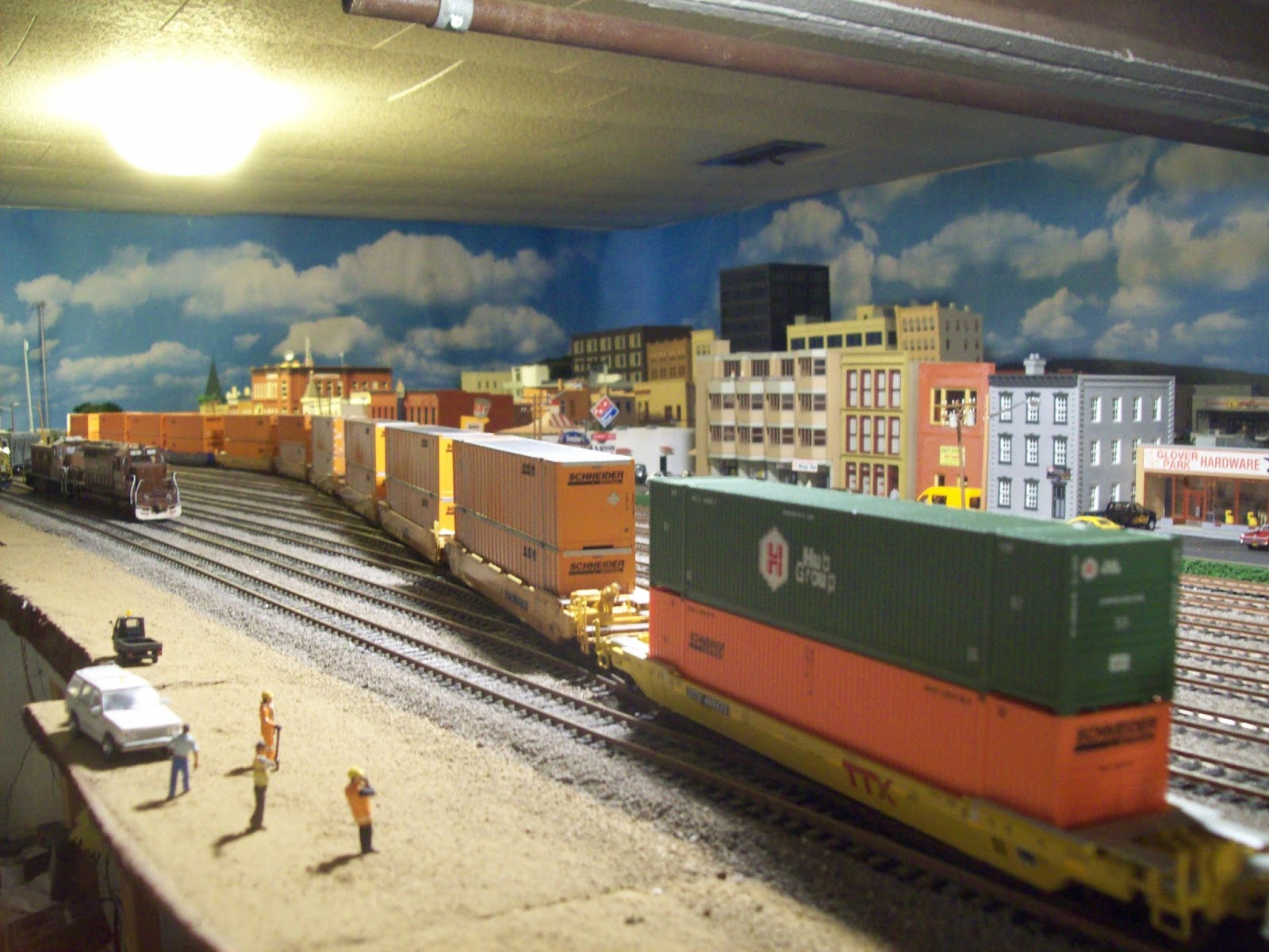 AP&WRR: THE ORANGE TRAIN!