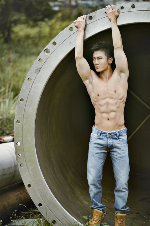 The Most Handsome Indonesian Man: Si Handsome yang Menggoda