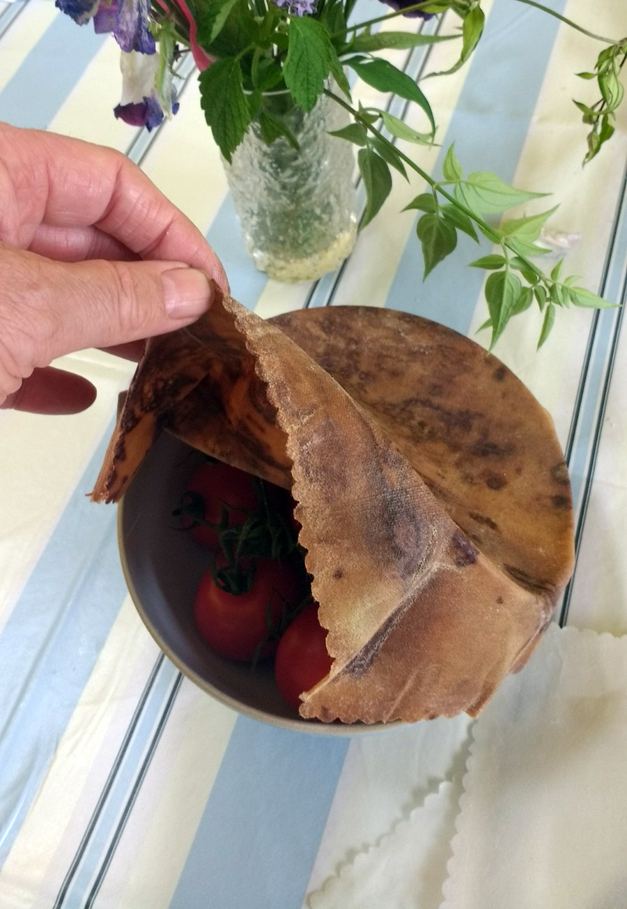 Inishindie: Beeswax coated Cotton Cloth for covering food