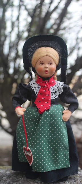 PLANET OF THE DOLLS: Doll-A-Day 2019 #95: Baitz Whistler