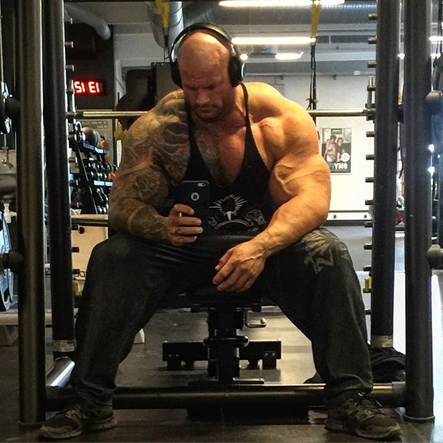 Worldwide Bodybuilders: Danish mammoth Søren Falby