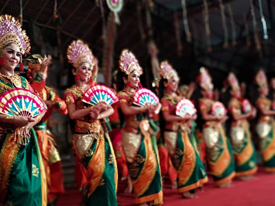 Antara Janger Bali Utara dan Bali Selatan - balisaja.com