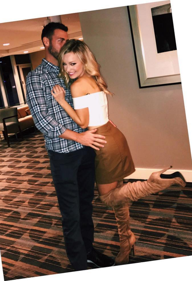 THE APPRECIATION OF BOOTED NEWS WOMEN BLOG : rachel rollar