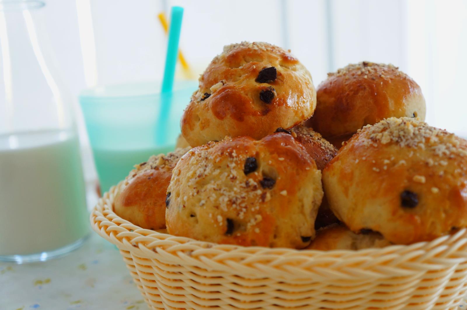 Kitchen Stories: Raisin Buns