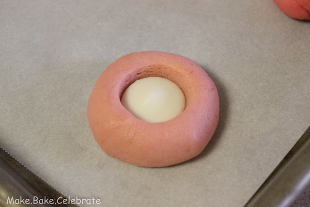 MBC: Breast Cancer Awareness Treats : Strawberry Sugar Cookies