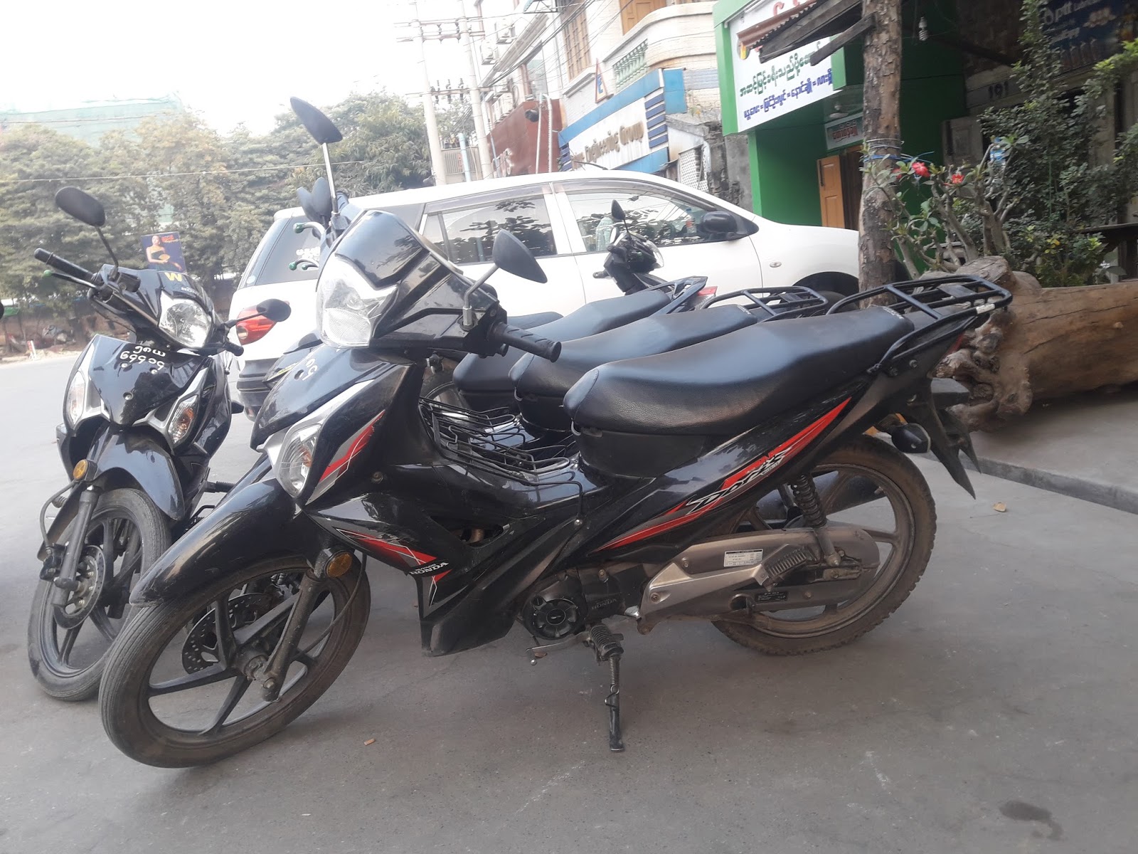 Mandalay Motorbike Rental and Tours: The Bikes