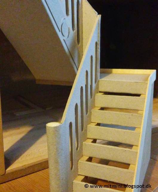 Mit mini: Trappen til dukkehuset