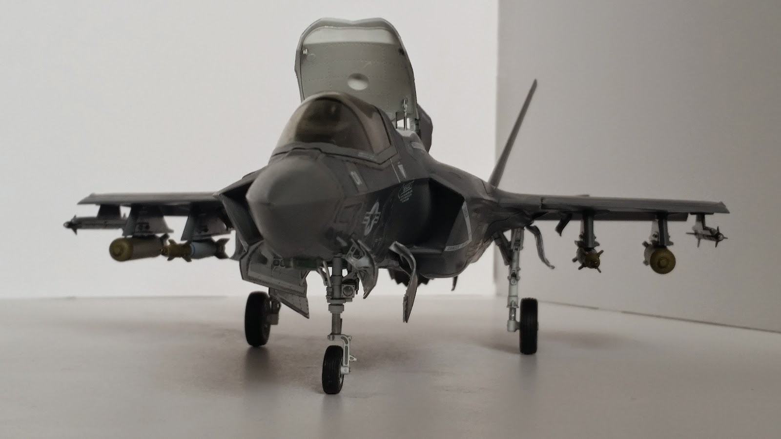 qmodels14: F-35 Build (Part 3)