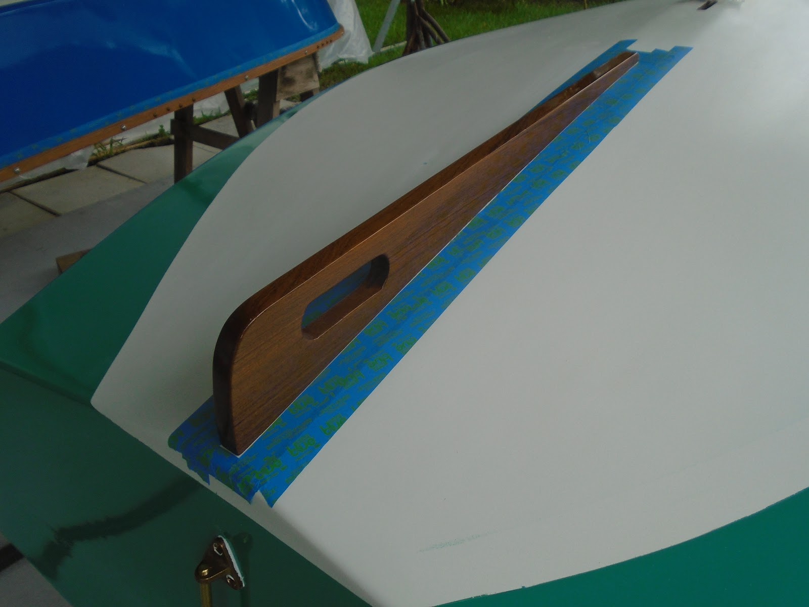 Dueling Dhows: Installation of the Fwd Seat (white Dhow), Daggerboard ...