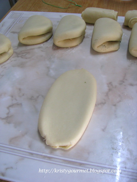 Teochew Red Bean Puff 潮州豆沙酥饼