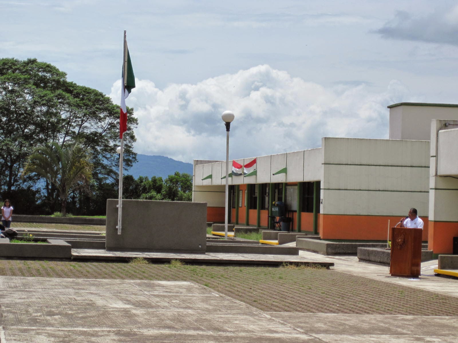 Instituto Tecnologico Superior de Huatusco: IZAMIENTO DE BANDERA EN EL ITSH