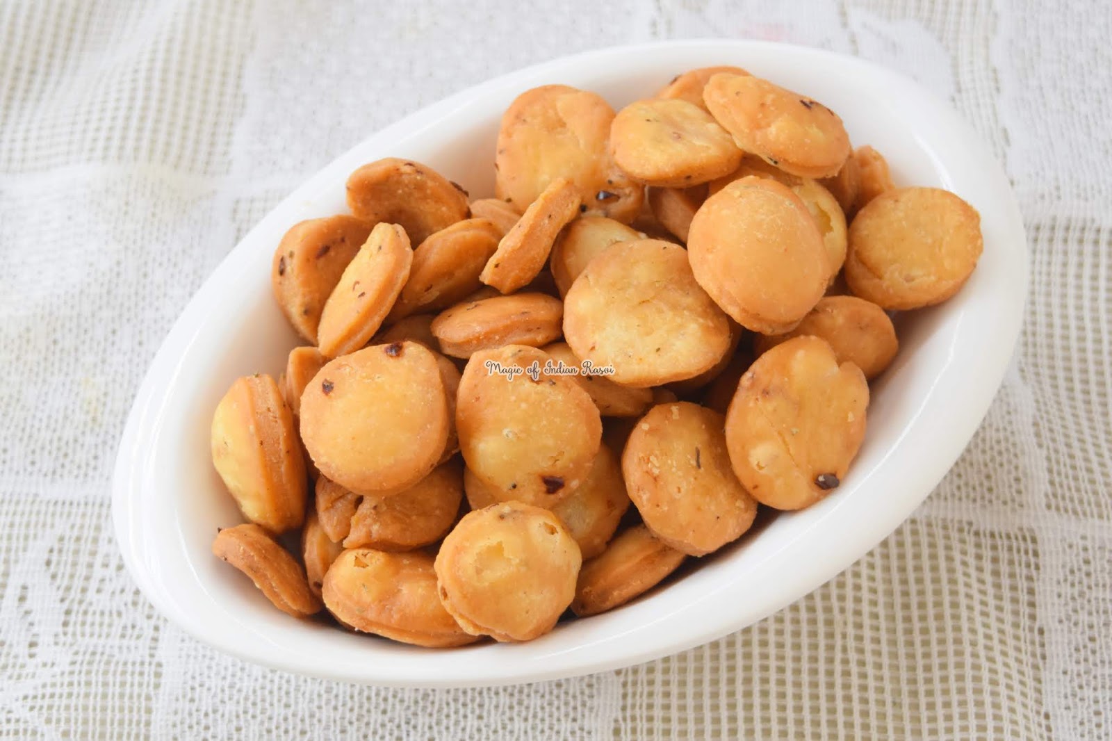 Pizza Mathri Bites Recipe | Easy Diwali Snacks | Magic of Indian Rasoi