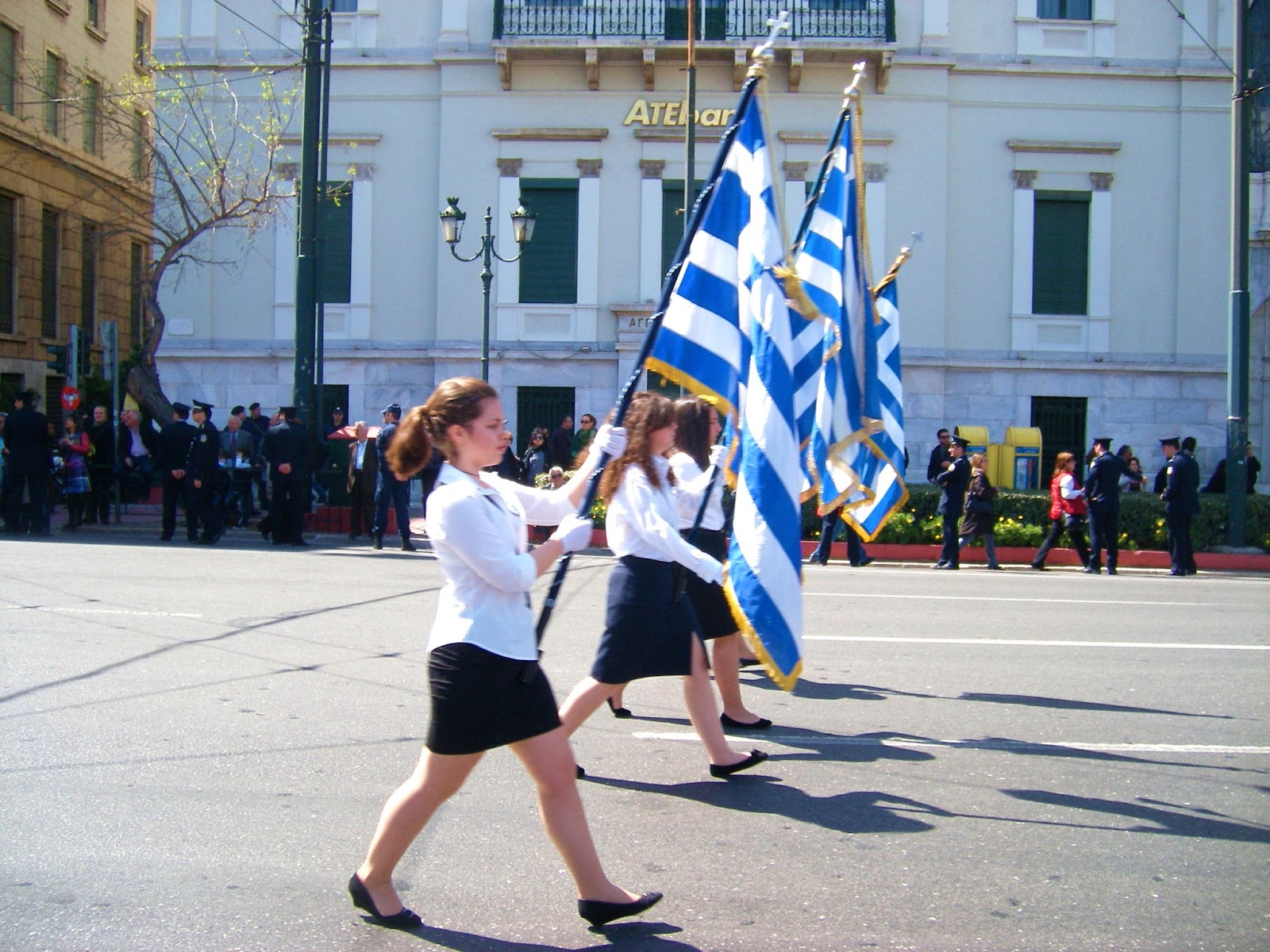The Athenian: The school parade in Athens