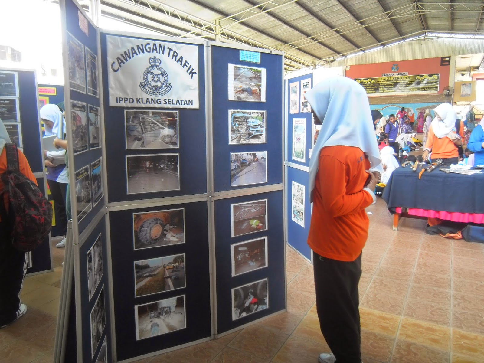 Pameran Polis - Narkotik, Jenayah dan Keselamatan - PPDa SMK(P) Raja Zarina