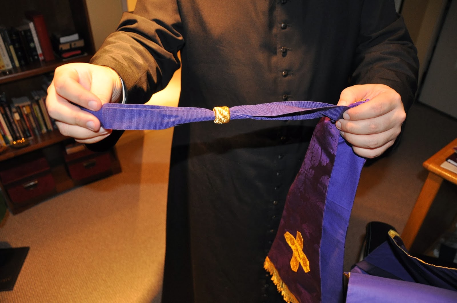 Orbis Catholicus Secundus: From Rome: How To Fasten a Maniple