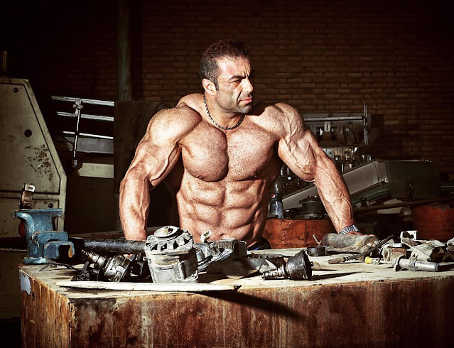 Muscle Lover: Iranian Super-Heavyweight bodybuilder Hasan Rahnamaeian (2)