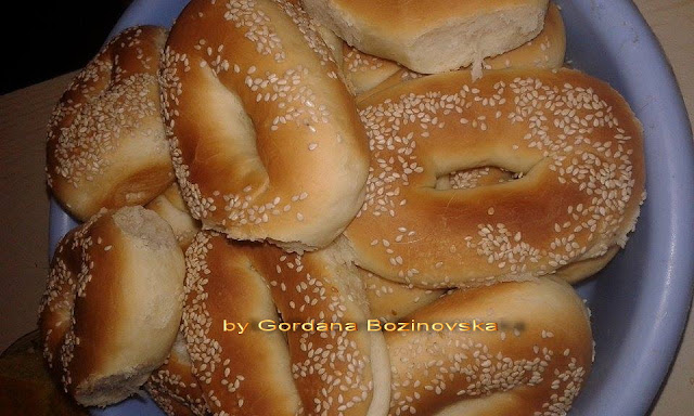 Vegetarijanski i posni jadenja i deserti.Vegetarian and Lenten cooking ...