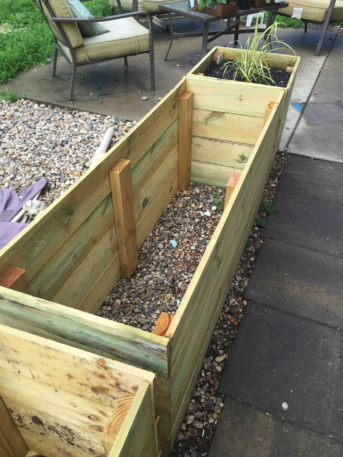 Show & Tell: Fence Picket Elevated Planters | The Dabbling Crafter