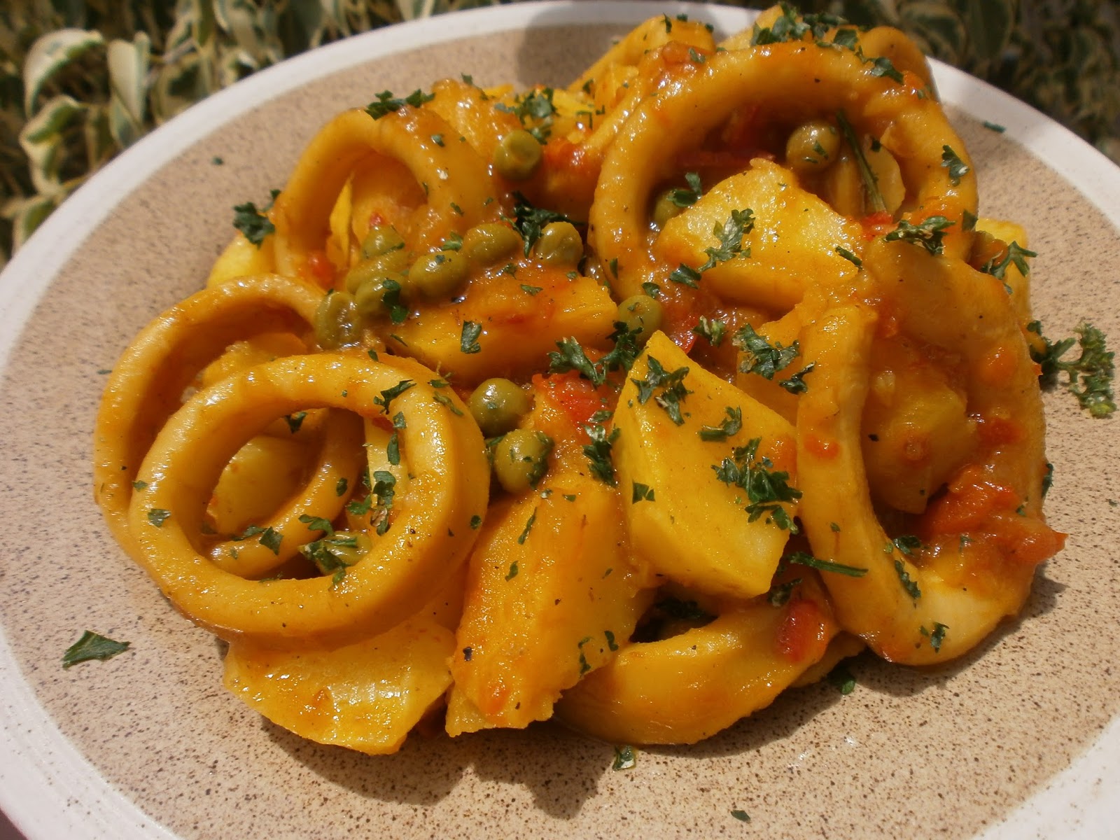 Luzmary y sus recetas caseras: ANILLAS DE CALAMAR ESTOFADAS