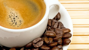 Kaffe, kaffebønner og den gode kaffe koppen