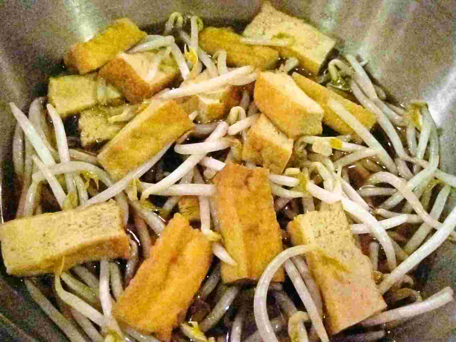 Recipes for Tom: Moyashi to atsuage no nibitashi / bean sprouts and ...