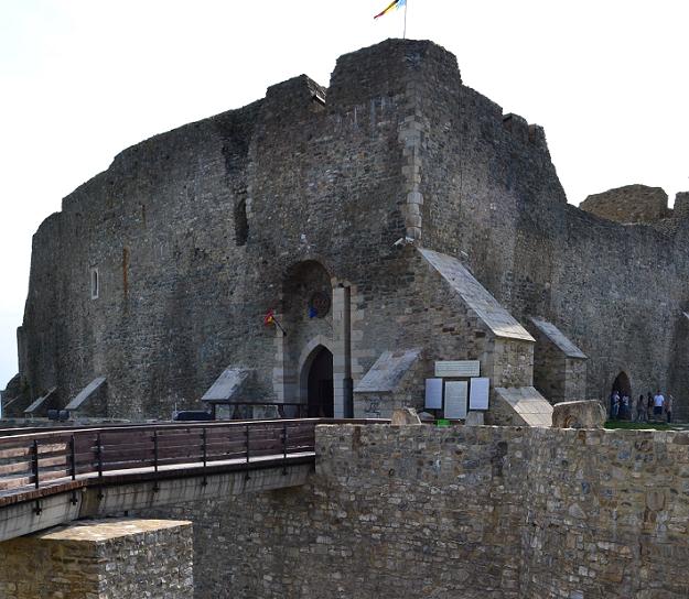 Cetatea Neamt - Intrarea in cetate