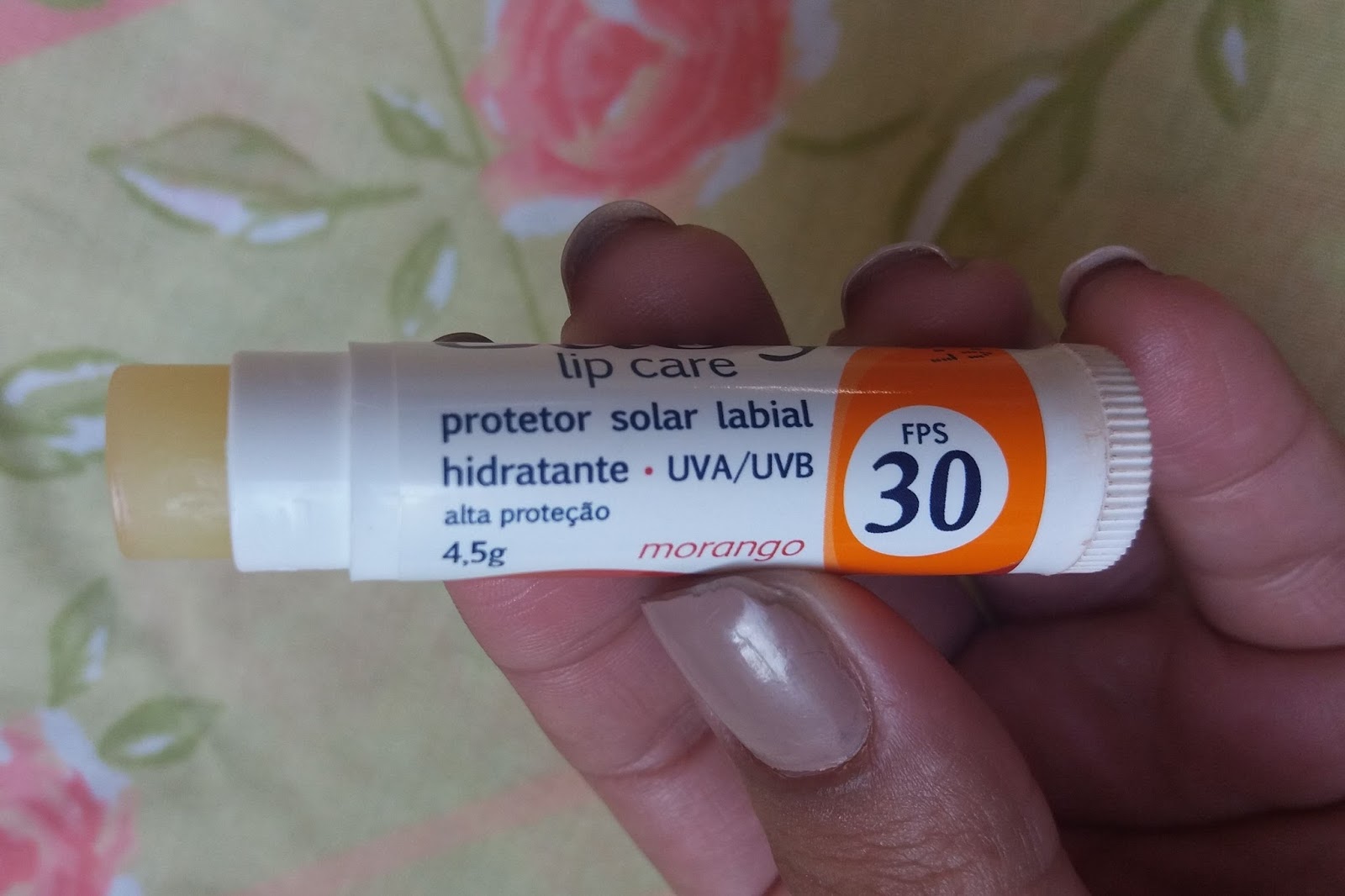 eitah Lelê Blog: Testei: "Protetor Solar Labial" Laby Lips Care Morango