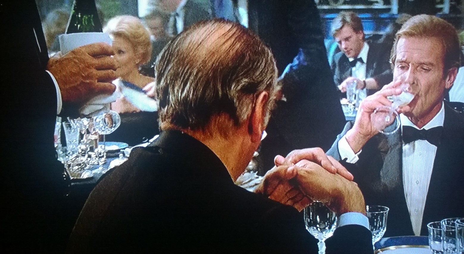 007 Drink: Ten years old Bollinger Champagne - 007 Travelers