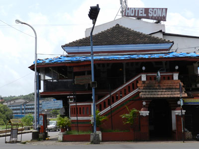 Amazing Goa: Down The Road - Pub and Restaurant - Patto - Panaji Goa