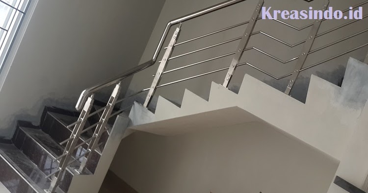 Rumah Keren dengan Railing Tangga Klasik Minimalis Model Terbaru