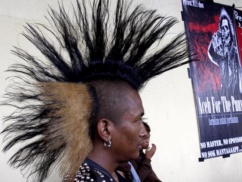 Mampir Di sini Gan: Puluhan Anak Punk Aceh Dirazia ,Digunduli Trus ...