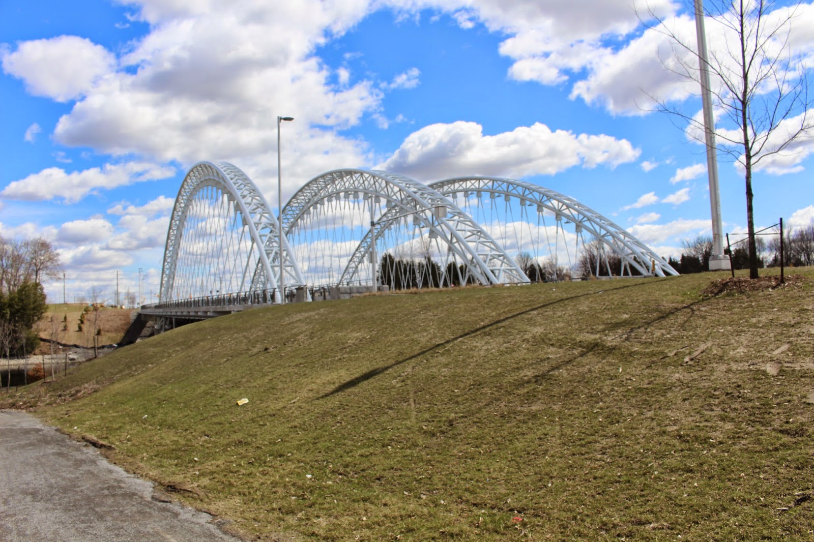 Memorials in Ottawa: Vimy Memorial Bridge