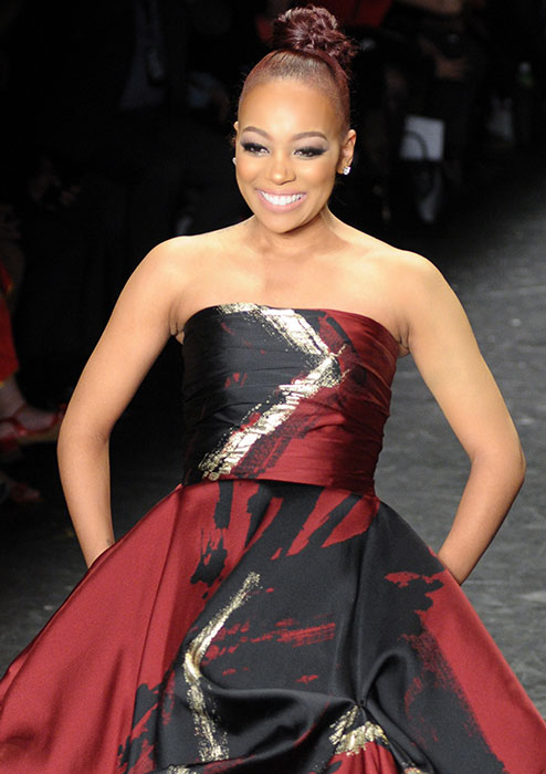 Singer Monica Stuns On The Runway Photos