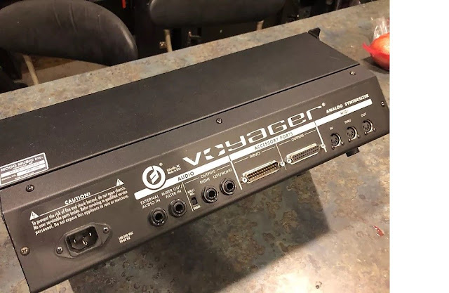 MATRIXSYNTH: MOOG Minimoog Voyager Analog Synthesizer RME Rack Mount ...