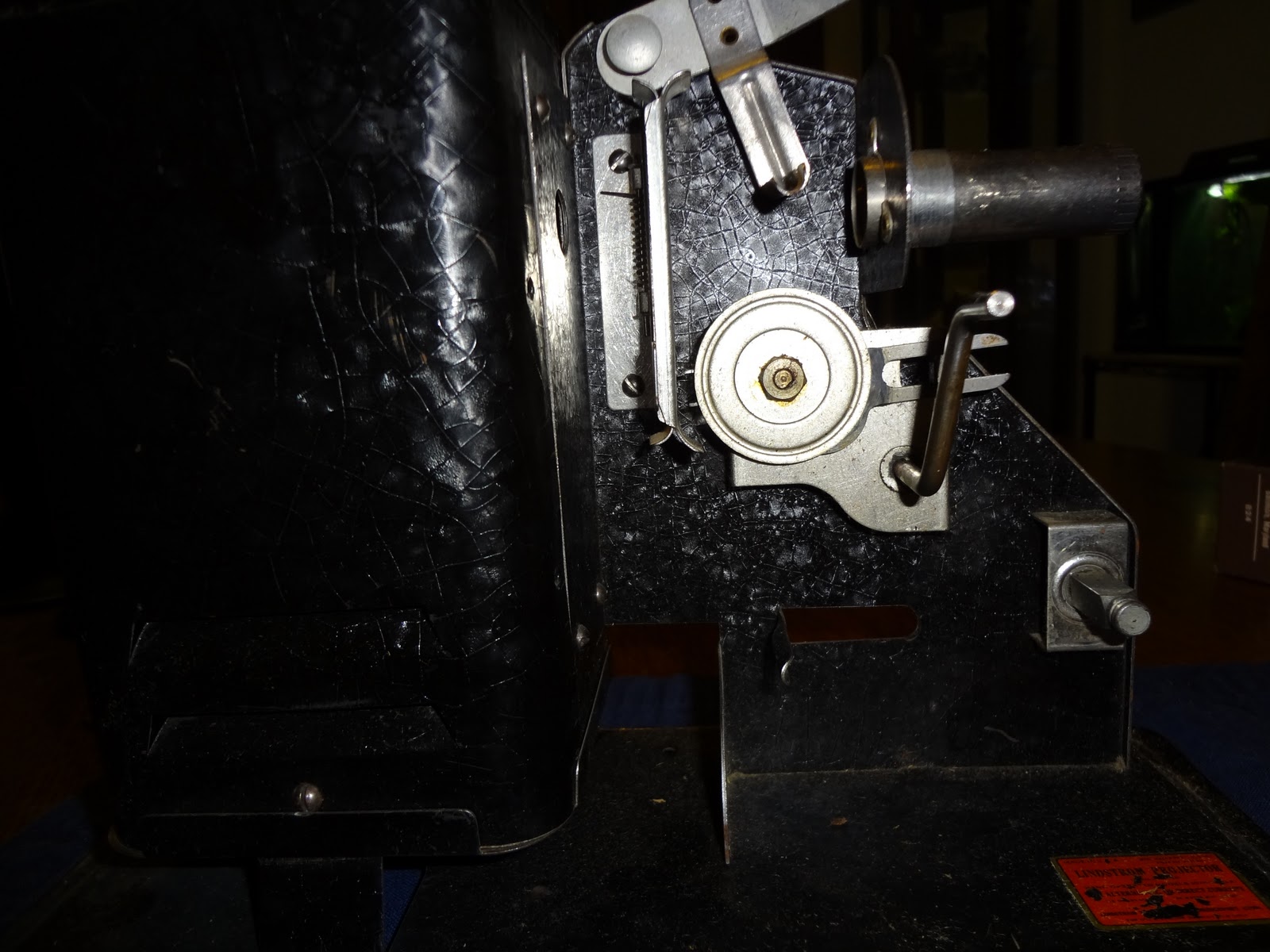 rashanaworks - blog: Hand-crank Projector Progress - Lindstrom