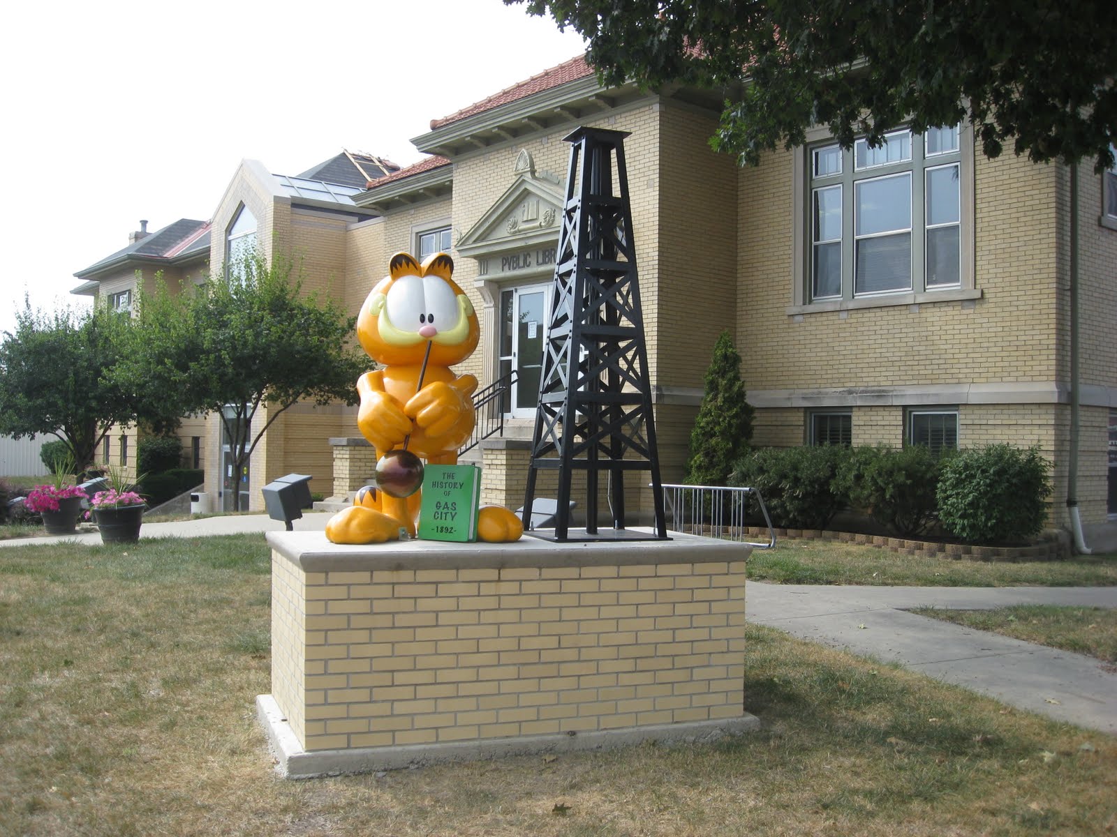 The Over The Hill Gang: Garfield Statues..Thursday August 4th and 5th, 2011