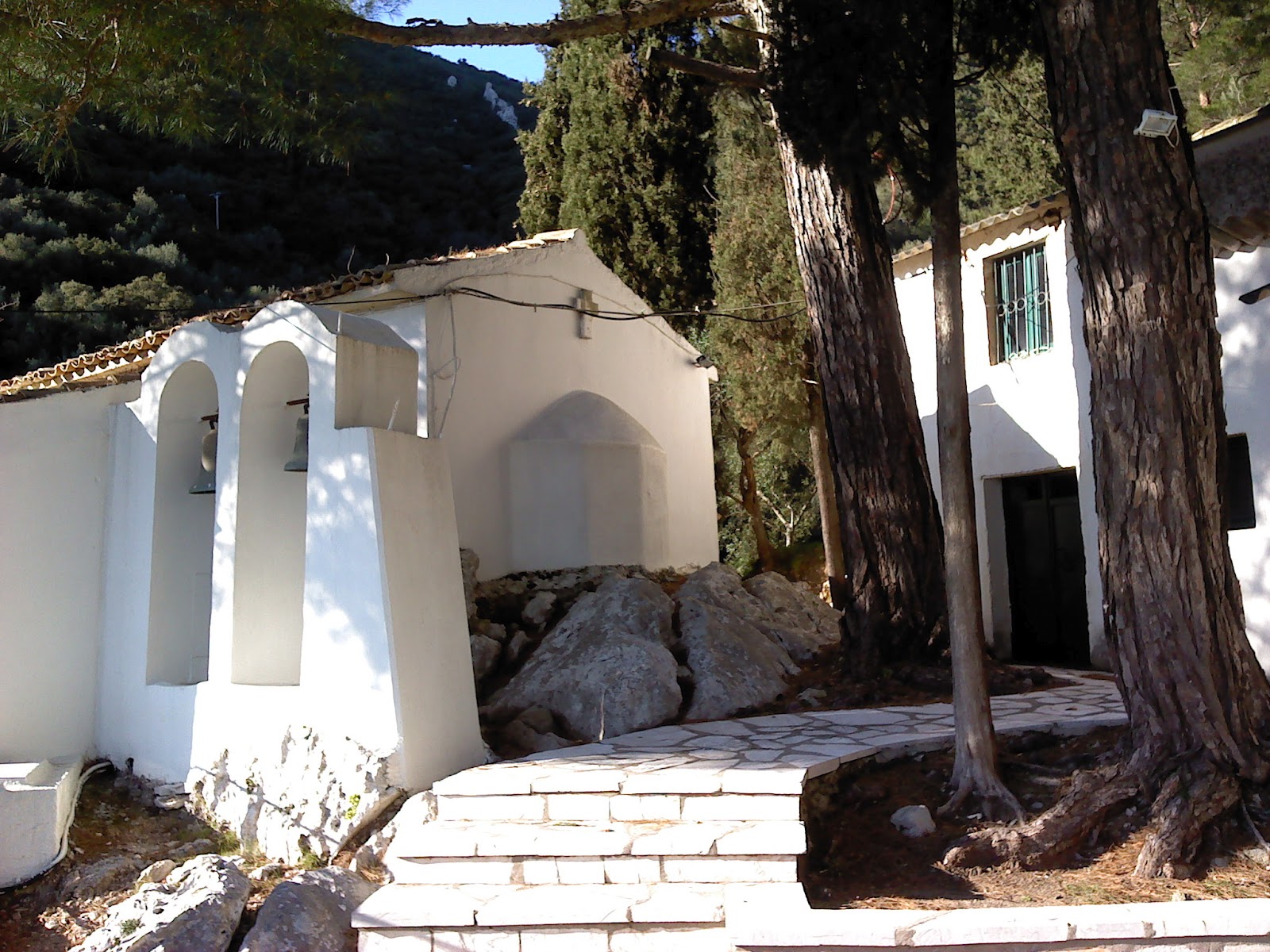 ecocorfu: Aγιος Ισιδωρος, Κορακιανα